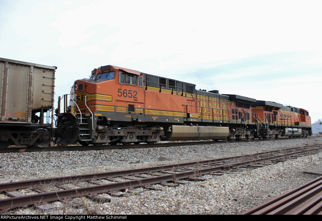 BNSF 5652